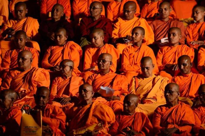 Buddhist Extremists in Sri Lanka and Burma on the Warpath | Thuppahi's Blog