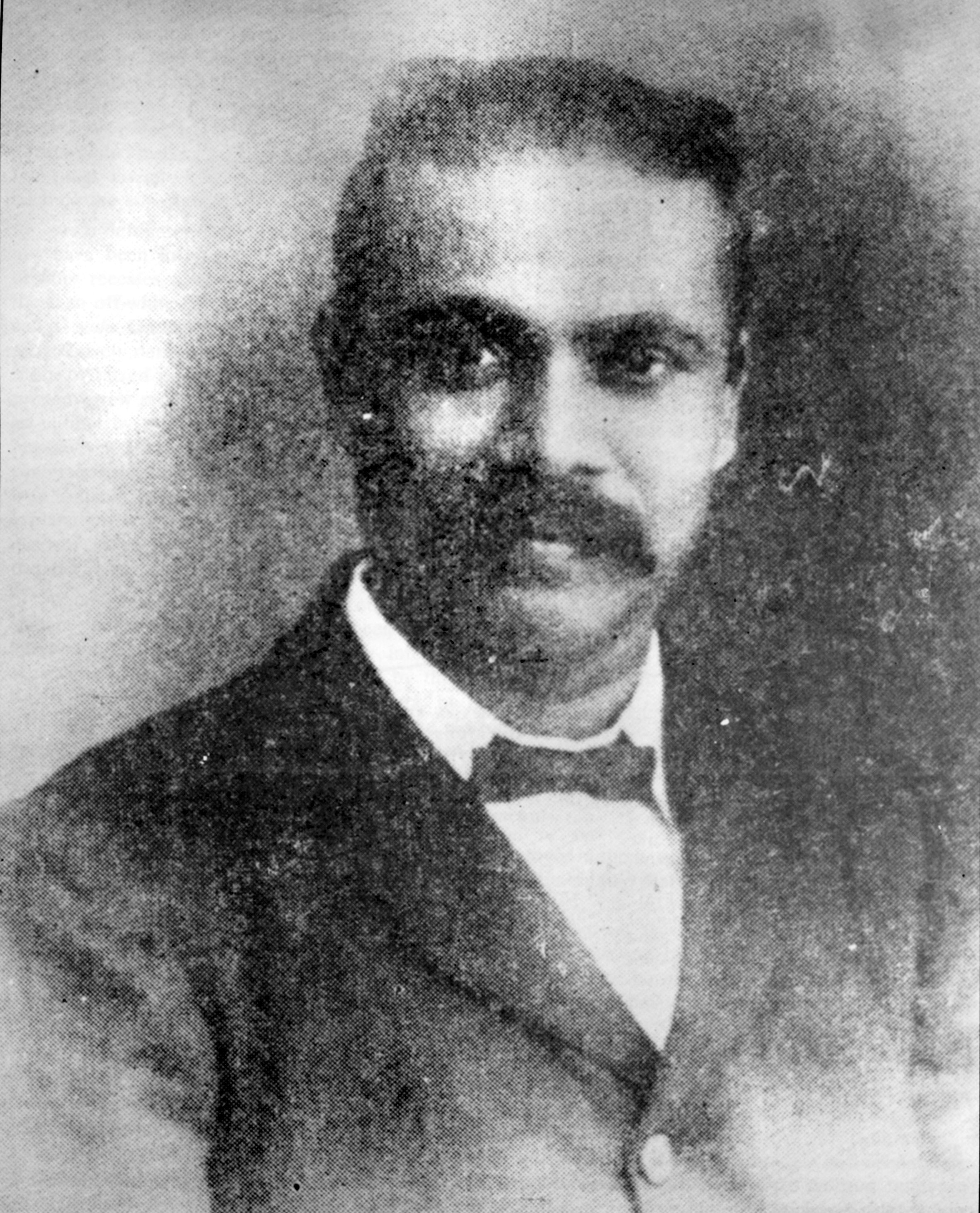 People Inbetween: Ethnic and Class Prejudices in British Ceylon ...