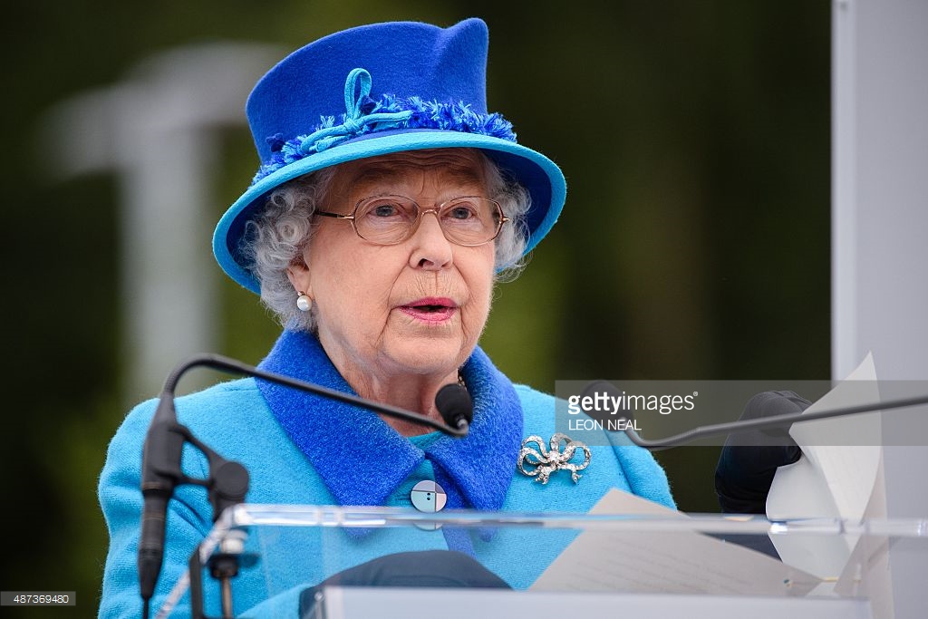 HM the Queen Addresses USA and revokes American Independence | Thuppahi ...