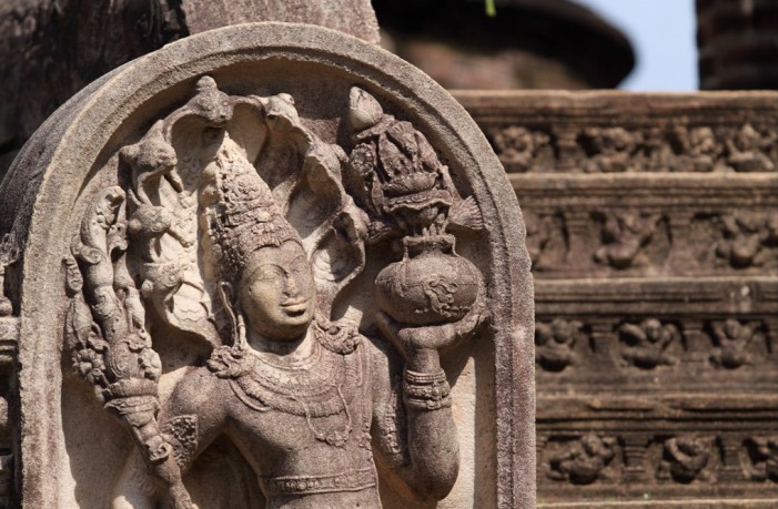 The Guard Stones Of Ancient Sri Lanka | Thuppahi's Blog