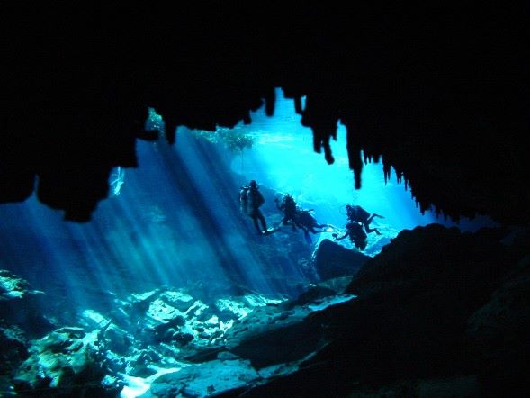 Sink Holes. That Sinking Feeling! Cave Diving | Thuppahi's Blog